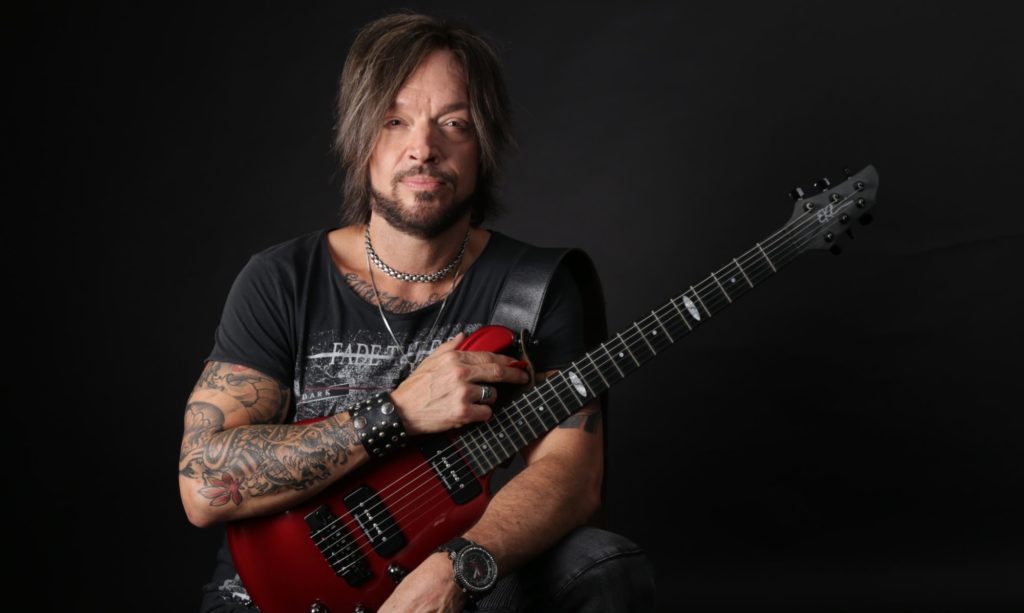 Quinton Gibson – Guitarist